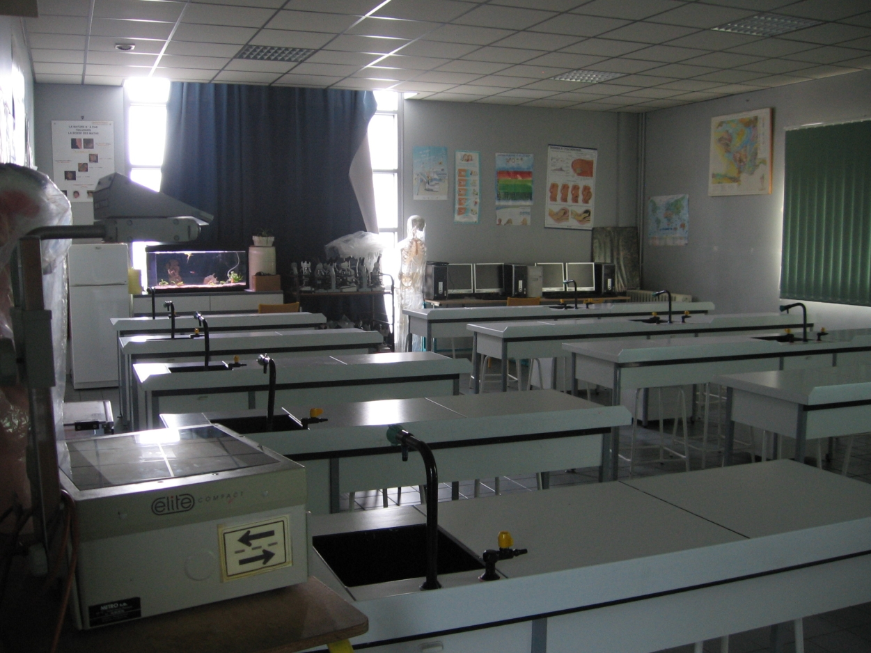 La salle de Sciences de la Vie et de la Terre (SVT) - Site du collège ...
