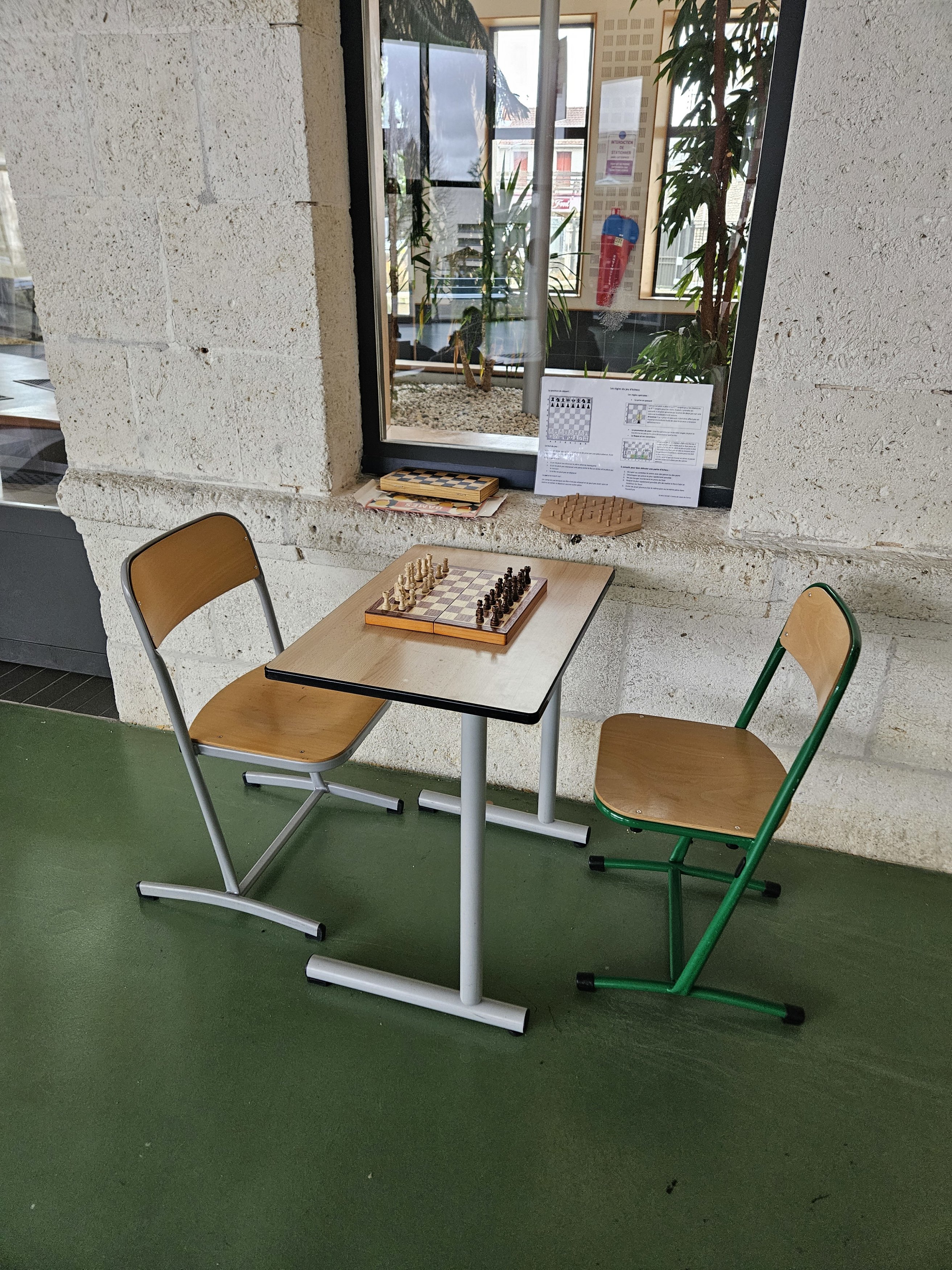 Du nouveau dans le hall : le charme du bois pour des pauses sans écrans ...